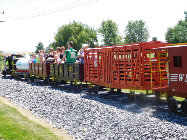 Norlo Park | FREE Miniature Train Ride on Saturdays - SHIP SAVES