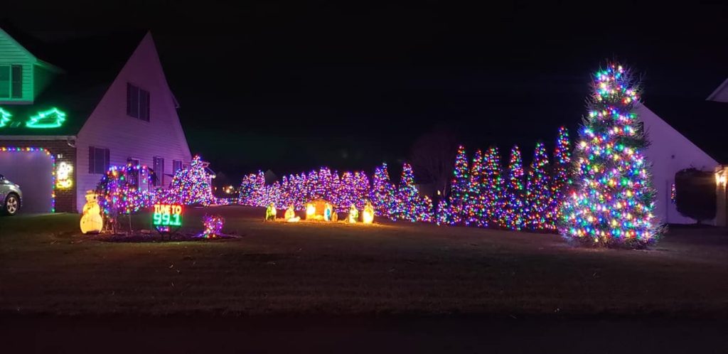 Christmas Light Display | Chestnut Drive, Shippensburg | Ship Saves